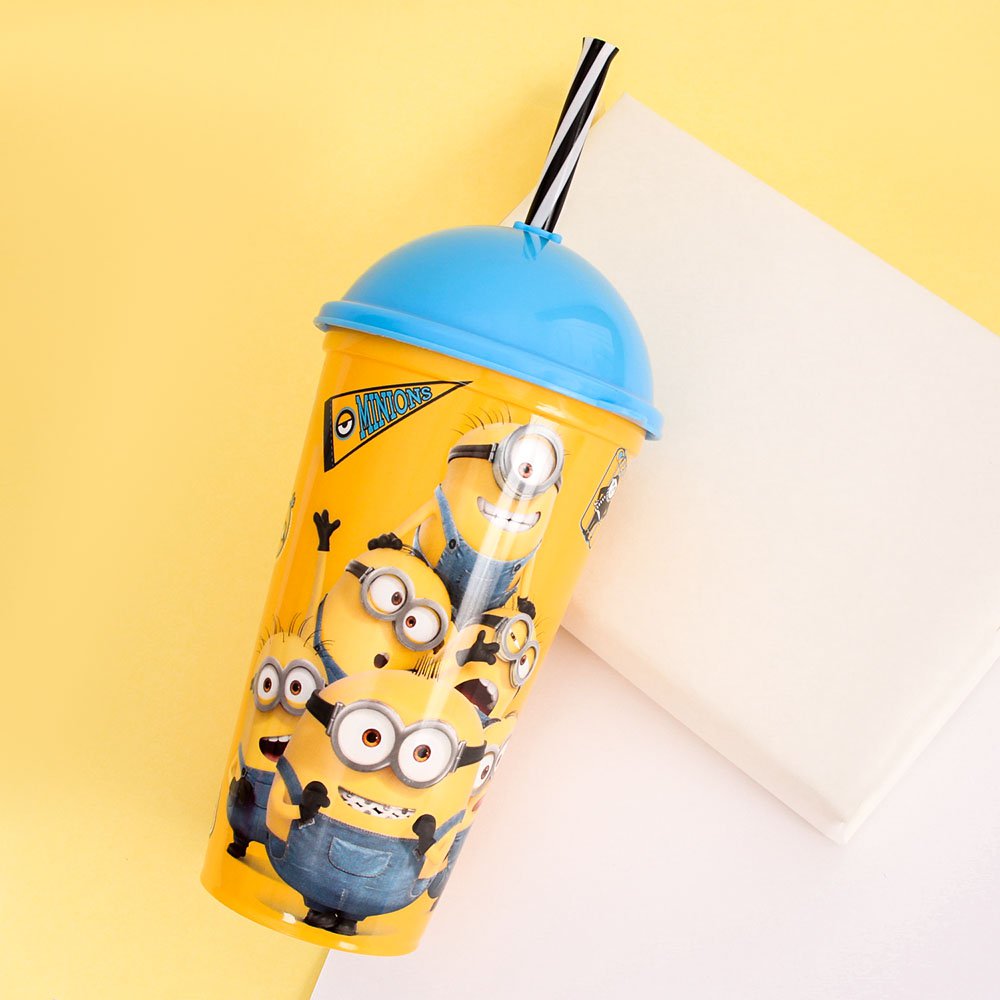 Copo Shake Personagens Minions 500ml Tampa Canudo Plasútil - Feira da ...