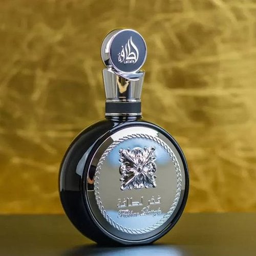 Fakhar Black Eau de Parfum masculino Lattafa | Lyon Perfumaria